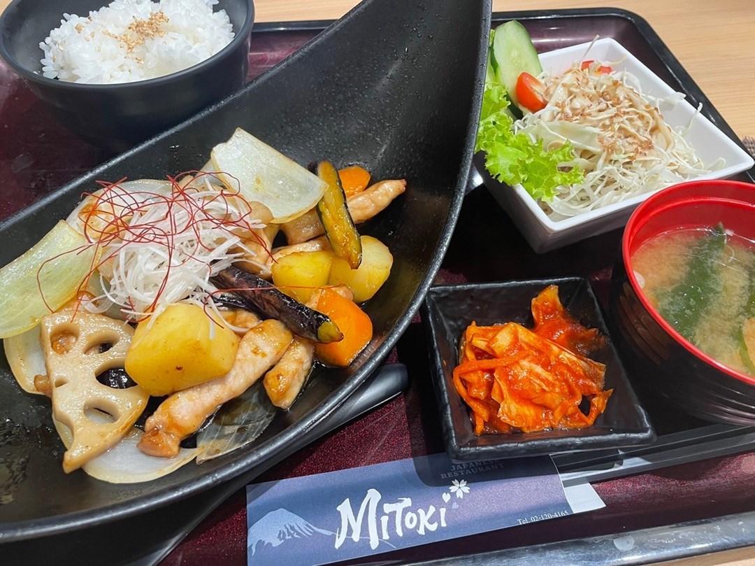 バンコク 飲食店情報、知っておきたい 安くて美味しい和食!!定食を食べるなら【みとき / MITOKI】DONKI MALL THONGLOR ...